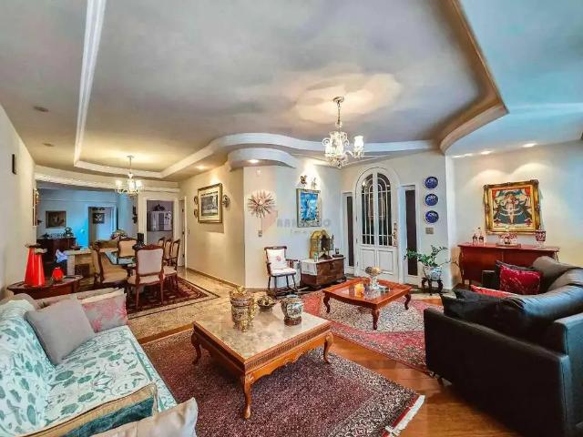 Apartamento para Venda em Divinópolis/MG Centro 4 Quartos