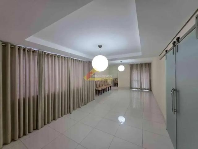 Apartamento para Venda em Divinópolis/MG Centro 4 Quartos