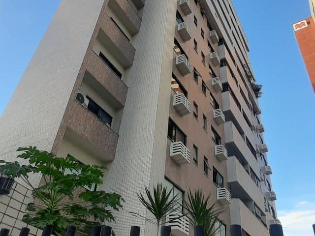 Apartamento para Venda em Fortaleza/CE Cocó 3 Quartos