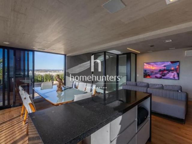 Apartamento para venda em Guanabara de 217.00m² com 2 Quartos, 2 Suites e 3 Garagens