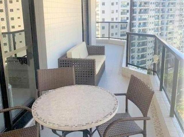 Apartamento para Venda em Guarujá, Praia das Pitangueiras, 4 dormitórios, 4 suítes, 5 banheiros, 2 v