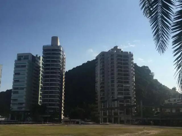 Apartamento para Venda em Guarujá/SP Enseada 4 Quartos
