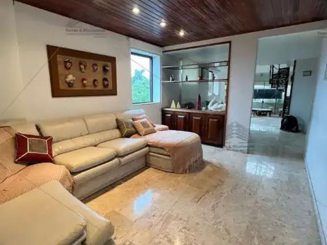 Apartamento para Venda em Guarujá/SP Enseada 5 Quartos