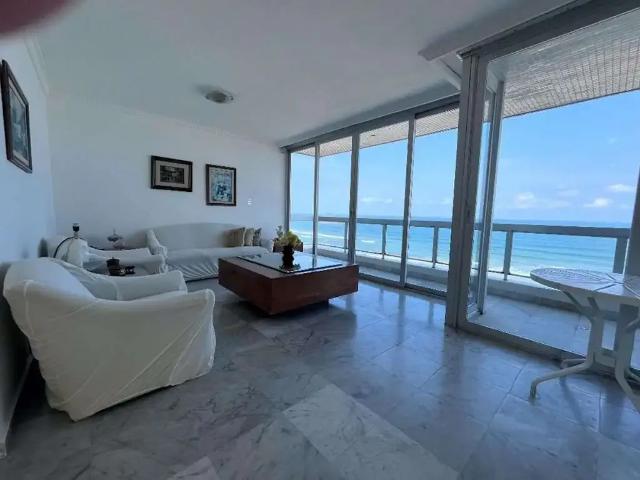 Apartamento para Venda em Guarujá/SP Pitangueiras 3 Quartos
