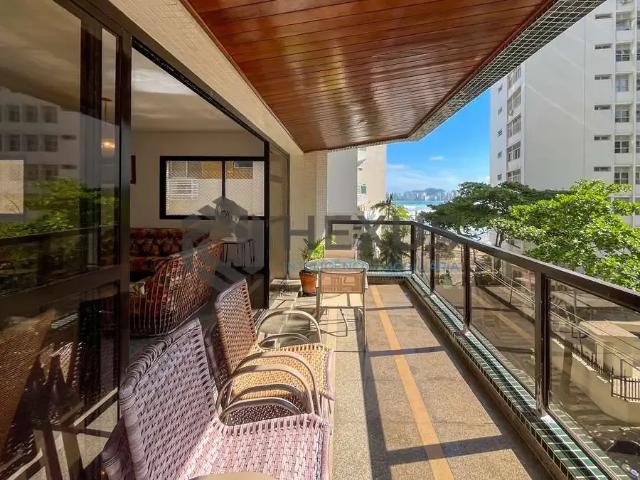 Apartamento para Venda em Guarujá/SP Pitangueiras 4 Quartos