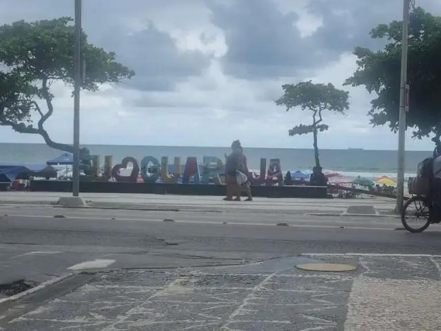 Apartamento para Venda em Guarujá/SP Pitangueiras 4 Quartos