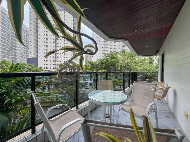 Apartamento para Venda em Guarujá/SP Pitangueiras 4 Quartos