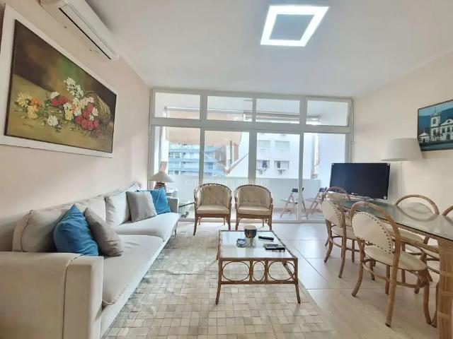 Apartamento para Venda em Guarujá/SP Pitangueiras 4 Quartos