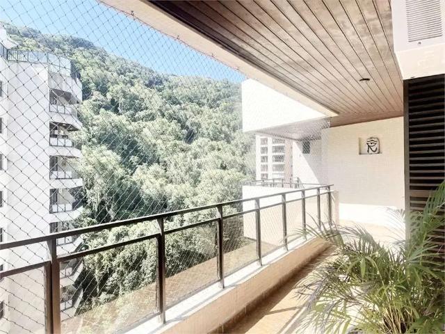 Apartamento para Venda em Guarujá/SP Pitangueiras 4 Quartos
