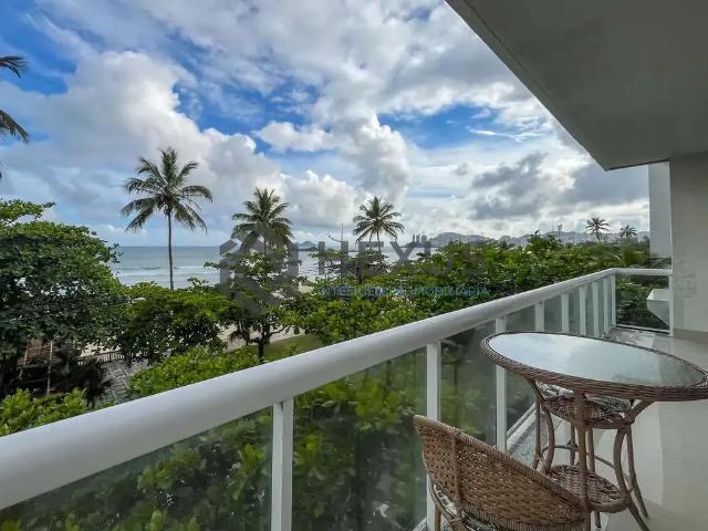 Apartamento para Venda em Guarujá/SP Pitangueiras 4 Quartos