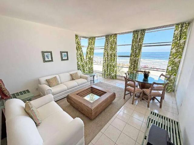 Apartamento para Venda em Guarujá/SP Pitangueiras 4 Quartos