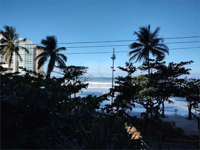 Apartamento para Venda em Guarujá/SP Pitangueiras 4 Quartos