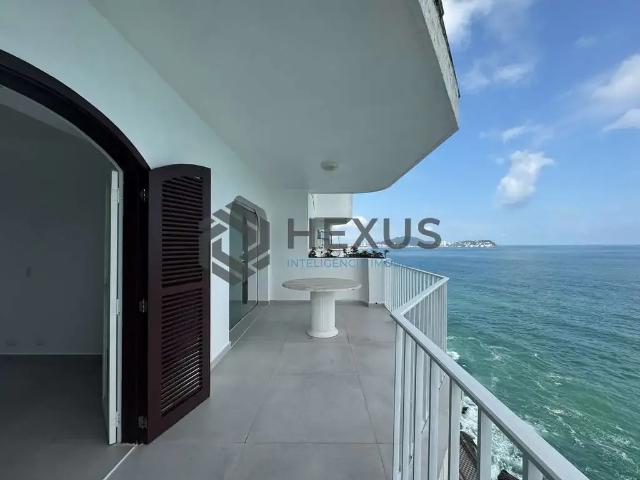 Apartamento para Venda em Guarujá/SP Pitangueiras 4 Quartos