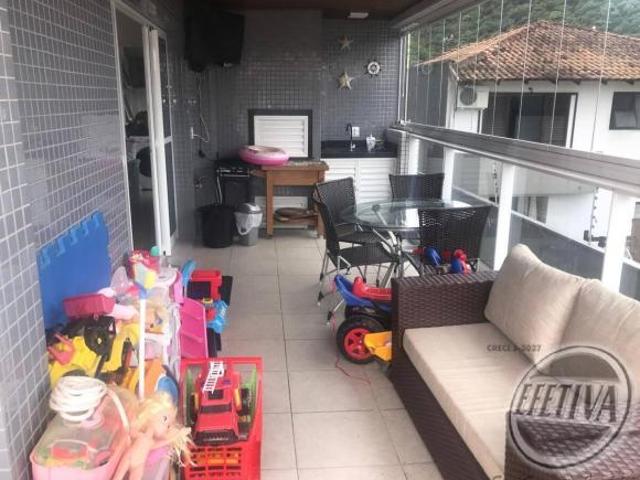 Apartamento para venda em Centro de 267.00m² com 3 Quartos, 1 Suite e 2 Garagens