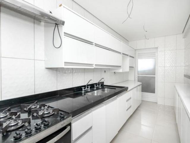Apartamento para venda em Granja Viana de 182.00m² com 3 Quartos, 1 Suite e 3 Garagens