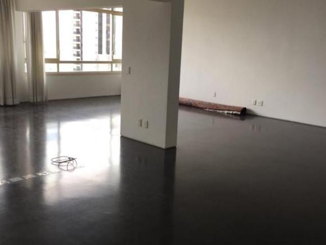 Apartamento para venda em Higienópolis com 3 quartos, sendo 1 suíte, 188m²