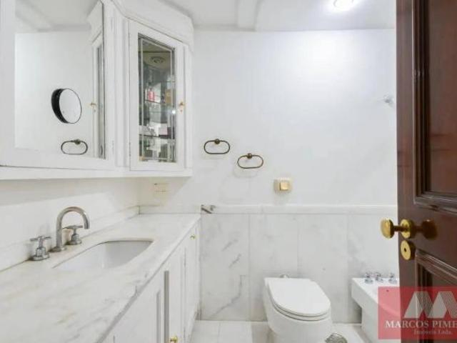 Apartamento para venda em Higienópolis com 3 quartos, sendo 1 suíte, 210m²