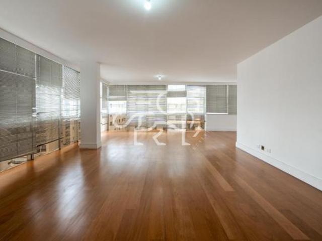 Apartamento para venda em Higienópolis de 240.00m² com 3 Quartos, 1 Suite e 2 Garagens