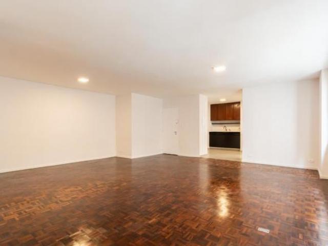 Apartamento para venda em Itaim Bibi com 2 quartos, sendo 1 suíte, 107m²