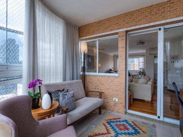 Apartamento para venda em Itaim Bibi com 3 quartos, sendo 1 suíte, 132m²