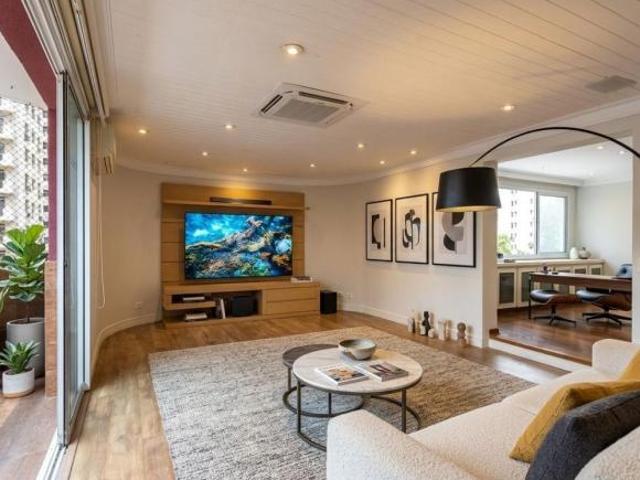 Apartamento para venda em Itaim Bibi com 4 quartos, sendo 1 suíte, 196m²