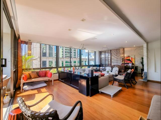 Apartamento para venda em Itaim Bibi em São Paulo São Paulo de 225.00m² com 3 Quartos, 1 Suíte e 4 Garagens