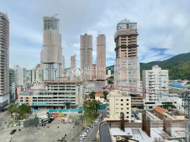 Apartamento para Venda em Itapema/SC Centro 4 Quartos