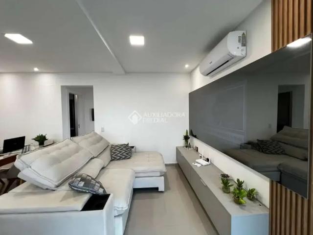 Apartamento para Venda em Itapema/SC Meia Praia 2 Quartos