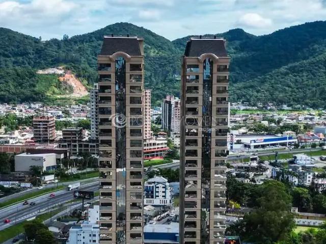 Apartamento para Venda em Itapema/SC Meia Praia 2 Quartos
