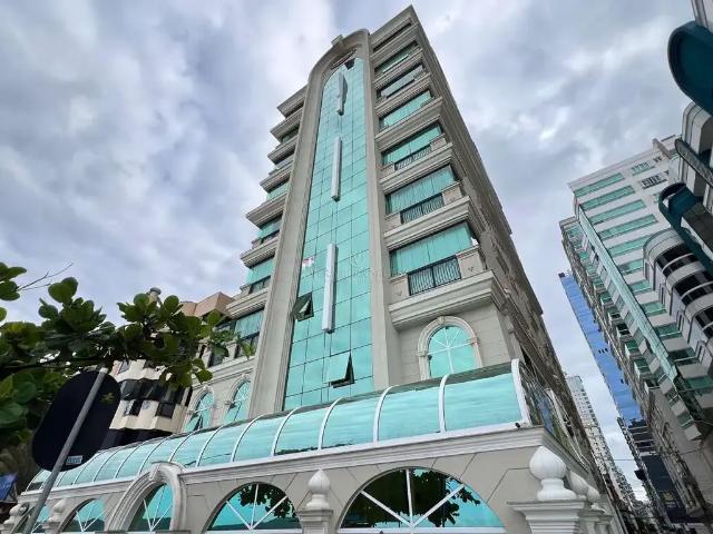 Apartamento para Venda em Itapema/SC Meia Praia 3 Quartos