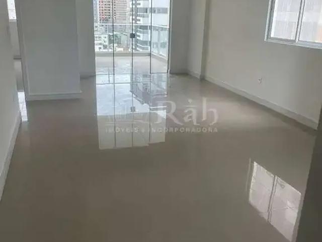 Apartamento para Venda em Itapema/SC Meia Praia 3 Quartos
