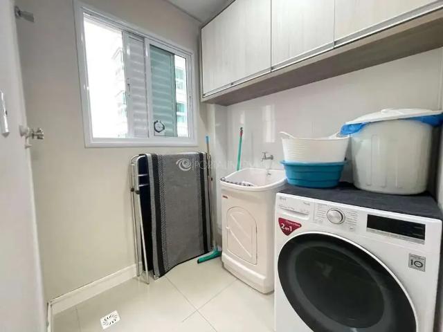 Apartamento para Venda em Itapema/SC Meia Praia 3 Quartos