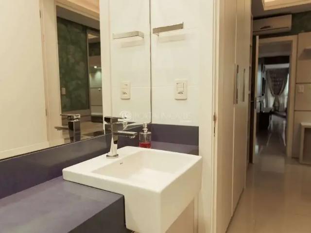 Apartamento para Venda em Itapema/SC Meia Praia 3 Quartos