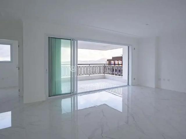 Apartamento para Venda em Itapema/SC Meia Praia 3 Quartos