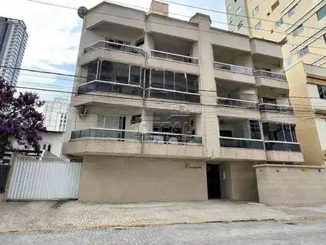 Apartamento para Venda em Itapema/SC Meia Praia 3 Quartos