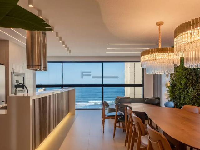 Apartamento para Venda em Itapema/SC Meia Praia 3 Quartos