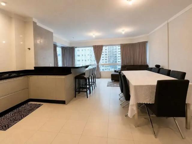 Apartamento para Venda em Itapema/SC Meia Praia 3 Quartos