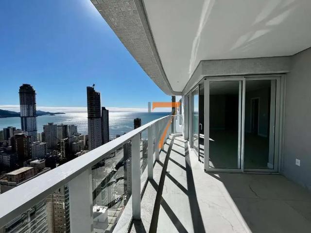 Apartamento para Venda em Itapema/SC Meia Praia 3 Quartos