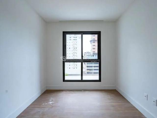 Apartamento para Venda em Itapema/SC Meia Praia 3 Quartos