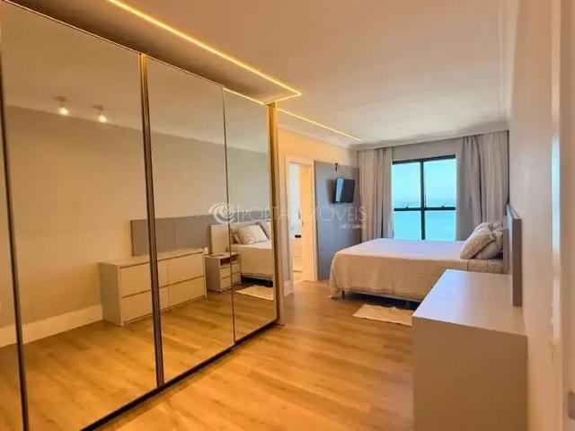Apartamento para Venda em Itapema/SC Meia Praia 3 Quartos