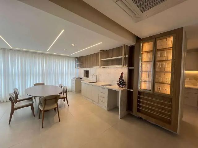 Apartamento para Venda em Itapema/SC Meia Praia 3 Quartos