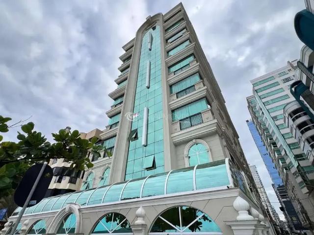 Apartamento para Venda em Itapema/SC Meia Praia 3 Quartos