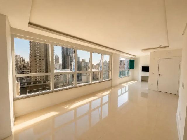 Apartamento para Venda em Itapema/SC Meia Praia 3 Quartos