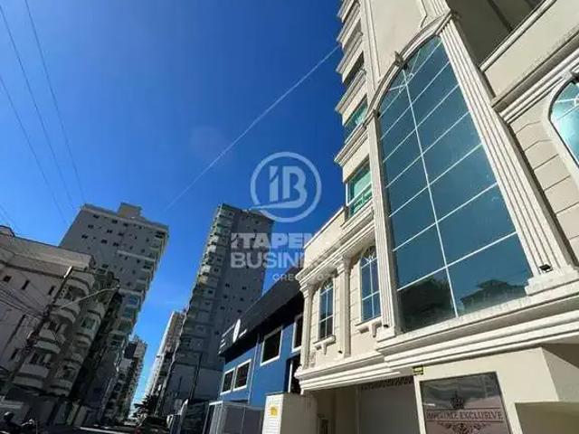 Apartamento para Venda em Itapema/SC Meia Praia 3 Quartos