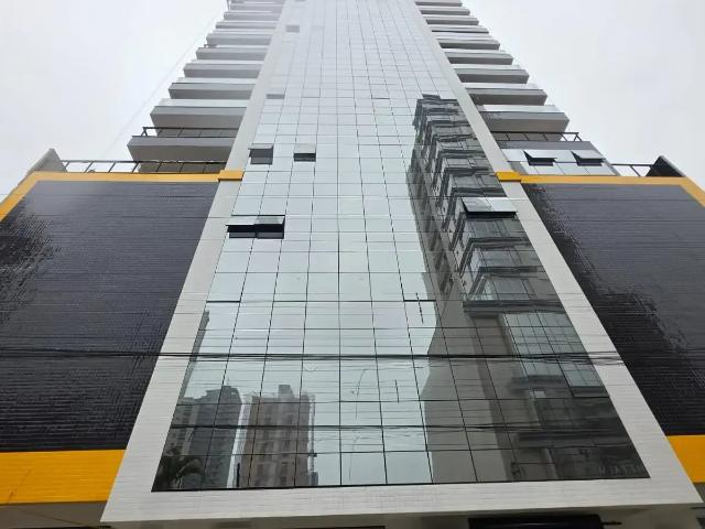 Apartamento para Venda em Itapema/SC Meia Praia 3 Quartos