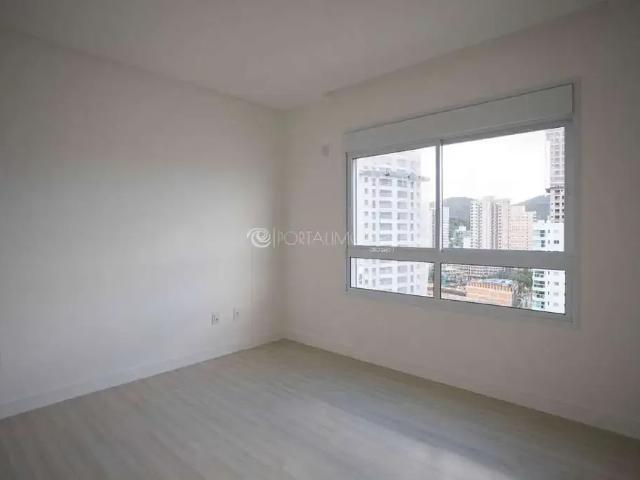 Apartamento para Venda em Itapema/SC Meia Praia 3 Quartos