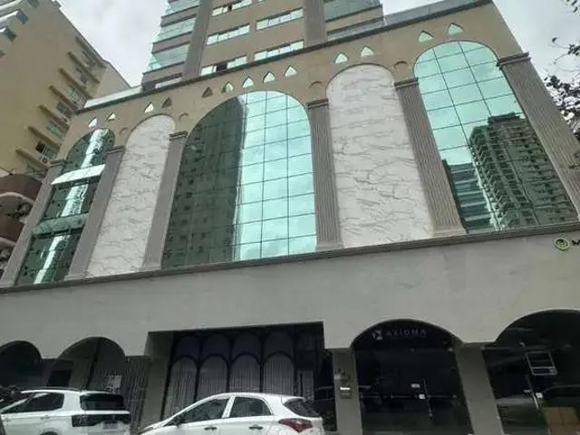 Apartamento para Venda em Itapema/SC Meia Praia 3 Quartos