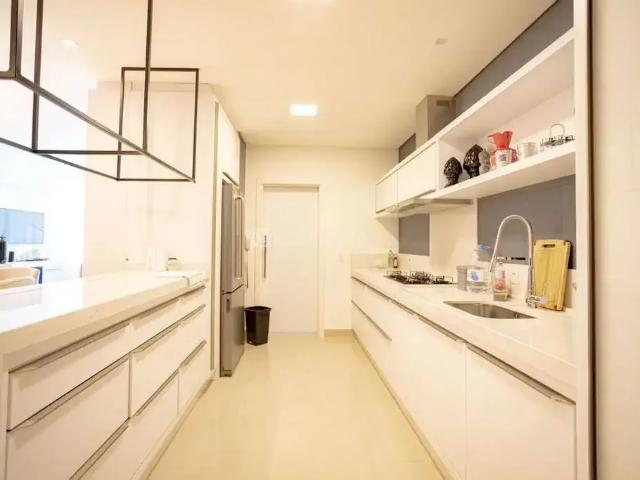 Apartamento para Venda em Itapema/SC Meia Praia 3 Quartos