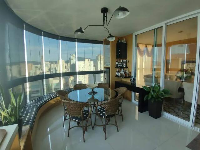 Apartamento para Venda em Itapema/SC Meia Praia 4 Quartos