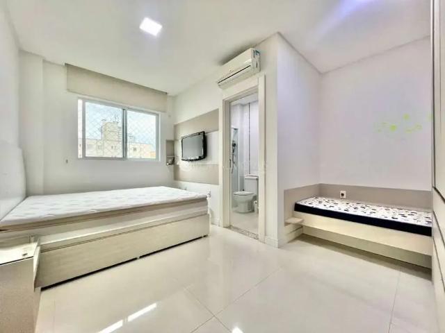 Apartamento para Venda em Itapema/SC Meia Praia 4 Quartos